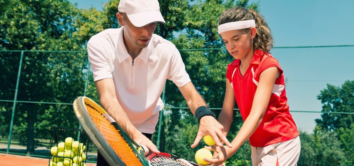 Comment devenir un coach ou instructeur de tennis